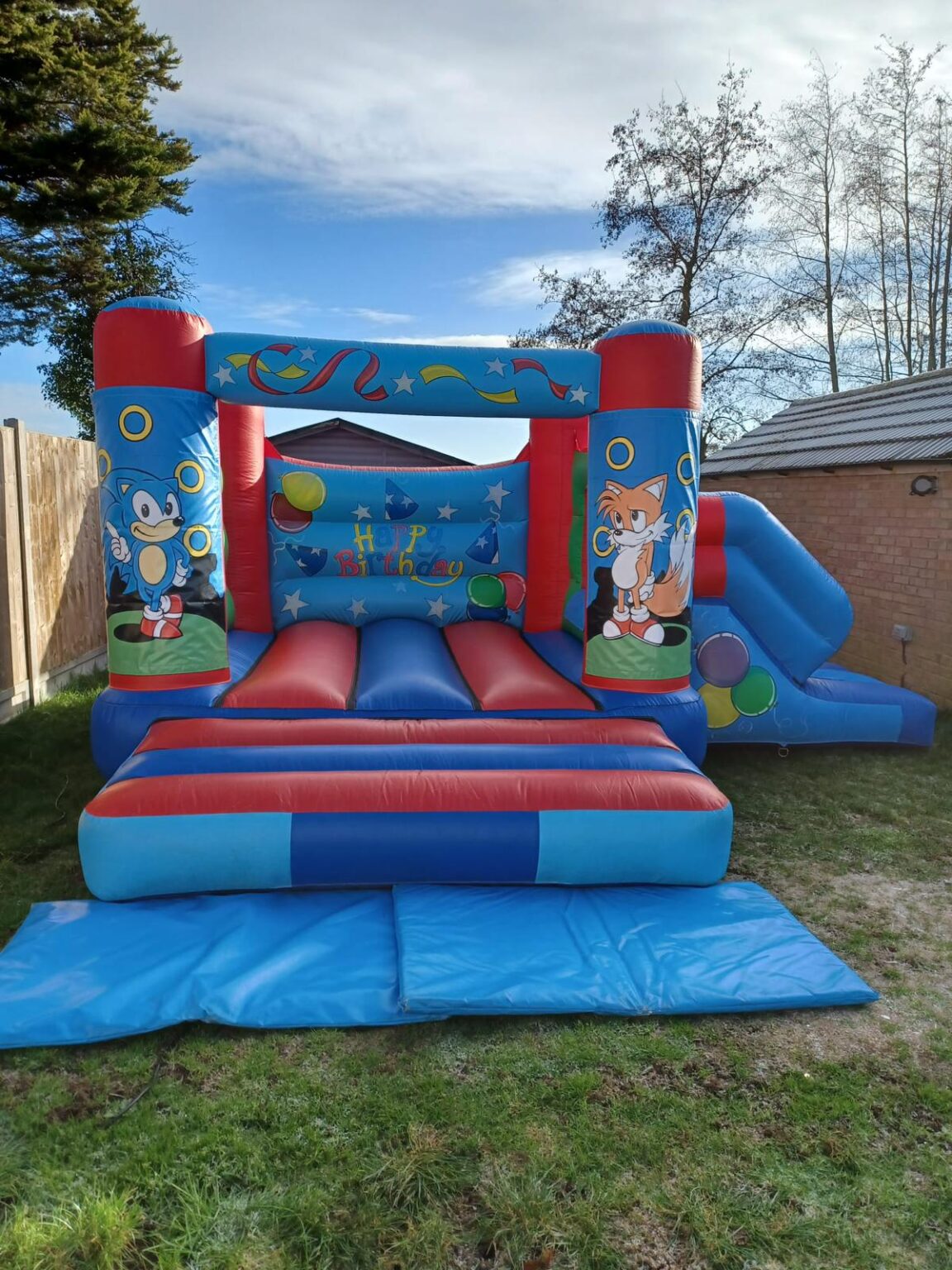 Sonic the Hedgehog Velcro Castle With Slide - Changeable Themes