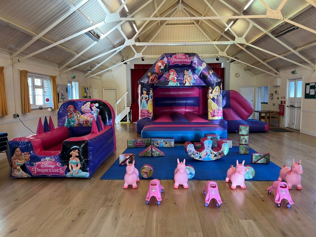 Disney Princess Deluxe Soft Play Set with Inflatable Ball Pit